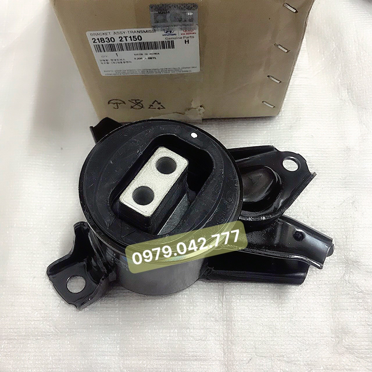 CHÂN MÁY HỘP SỐ HYUNDAI SONATA 218302T150