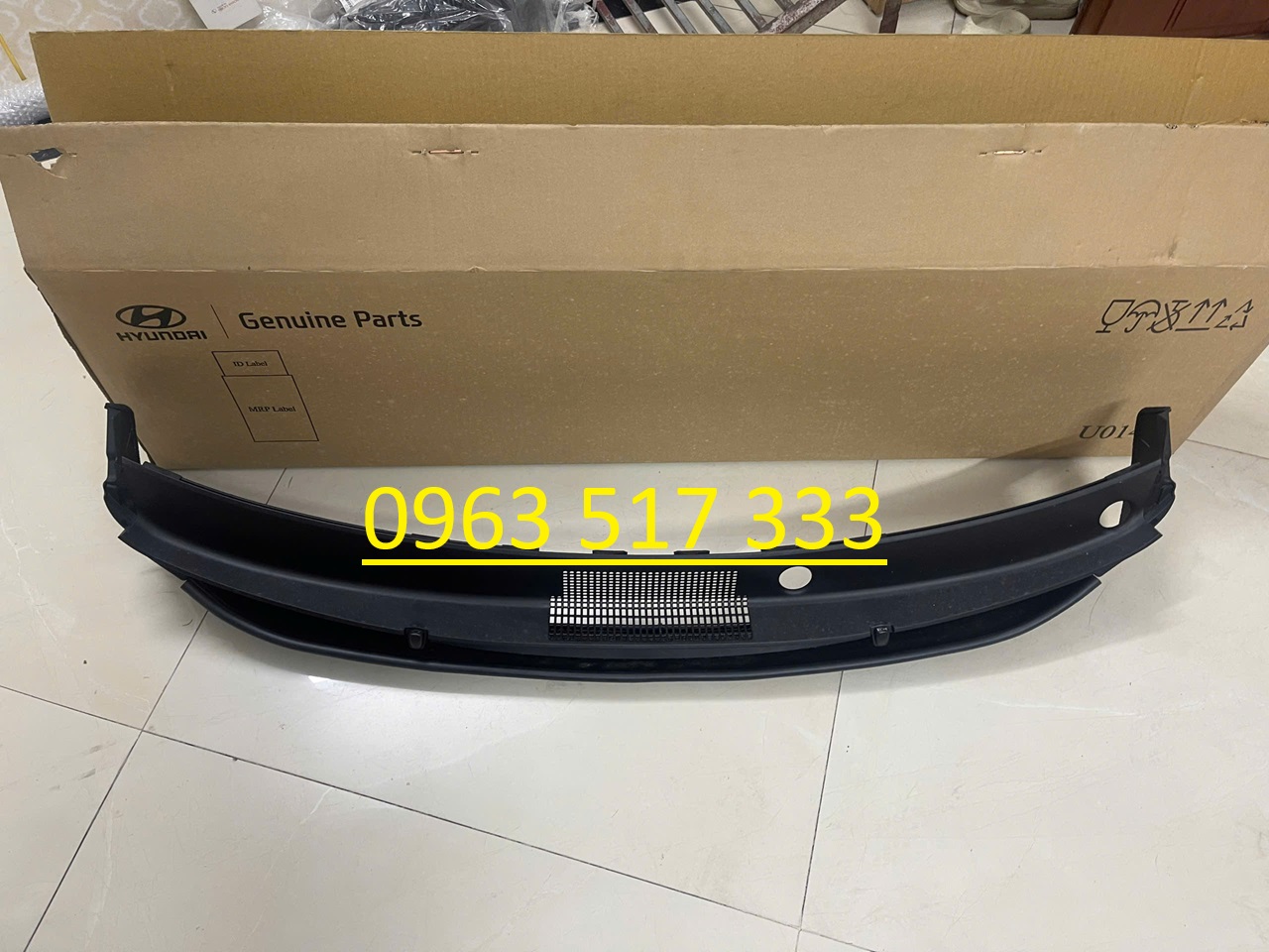 Ốp chân kính chắn gió Hyundai I10 2022 chính hãng 86150K6010